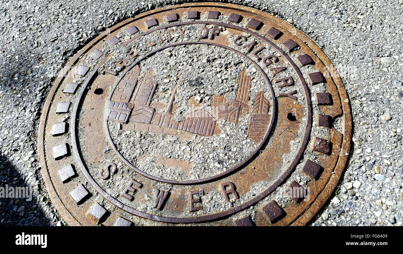 Manhole cover street hi-res stock photography and images - Alamy