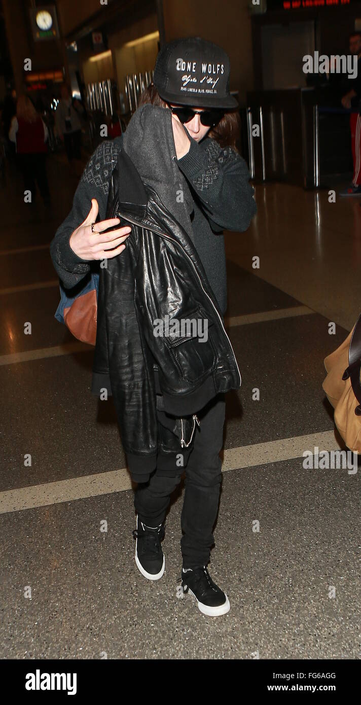 Ellen Page departs on a flight from Los Angeles International Airport ...