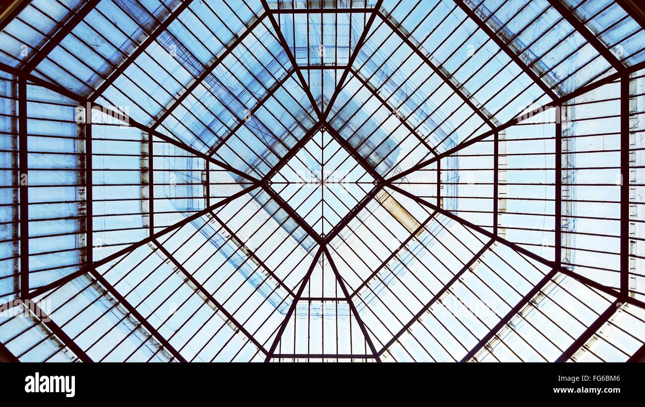 Architectural skylight structure hi-res stock photography and images ...