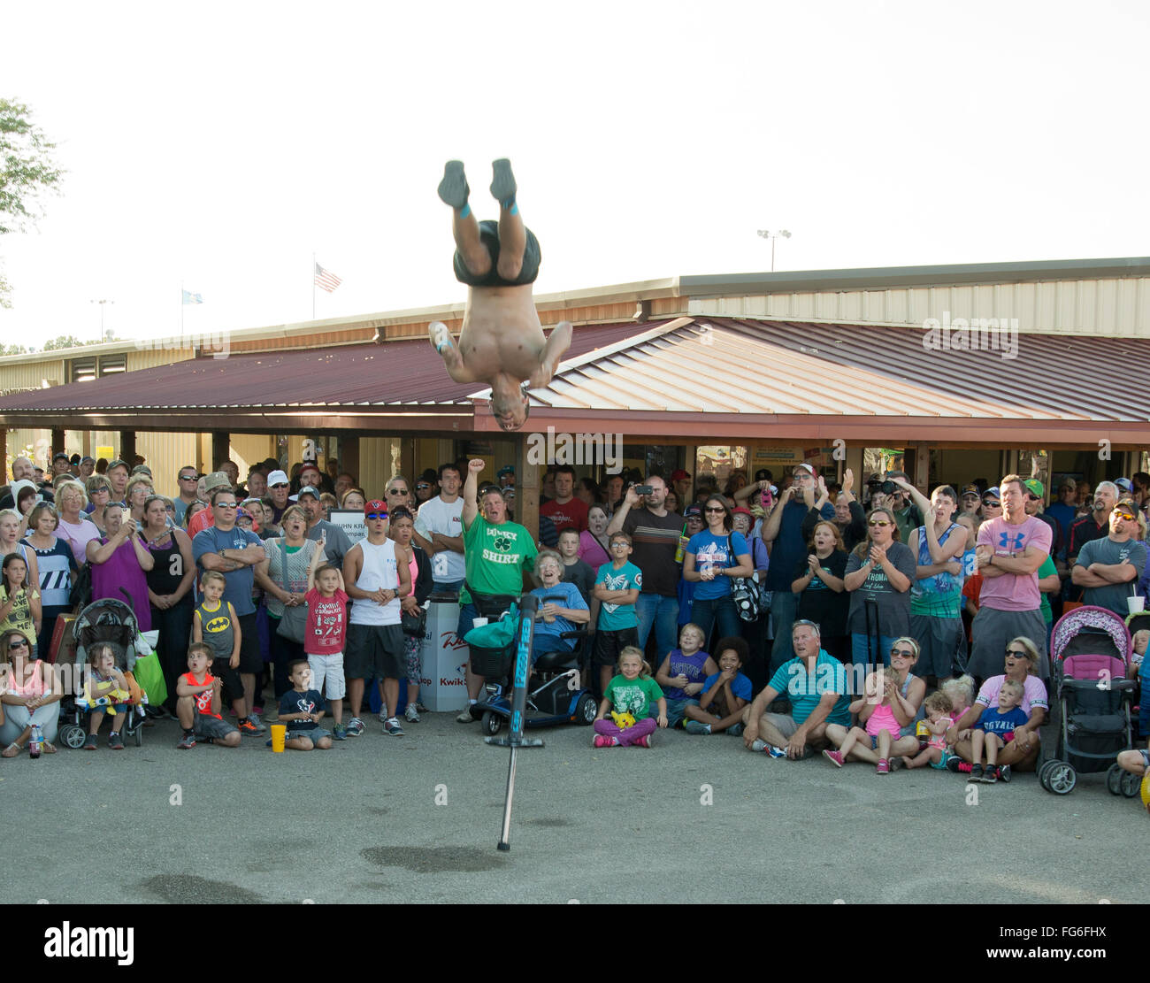 Hutchinson, Kansas, USA, 12th September, 2015 Pogo Fred wows the crowd ...