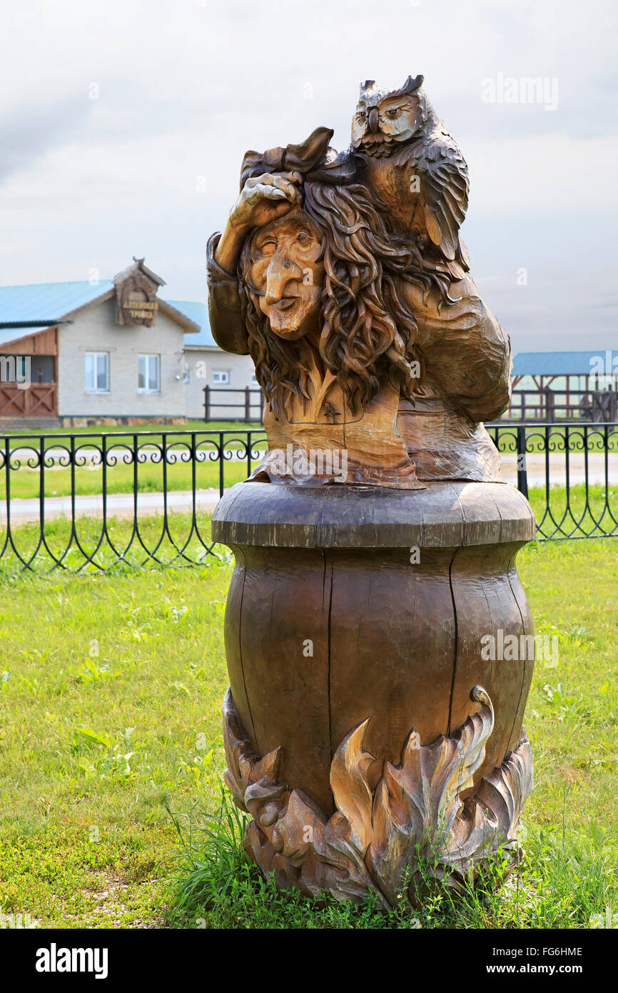 Baba Yaga in a mortar. Wooden sculptures based on Pushkin's fairy tales ...