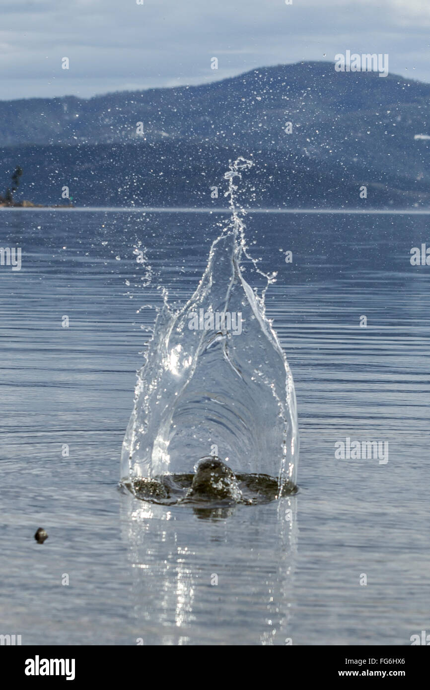 Big splash hi-res stock photography and images - Alamy