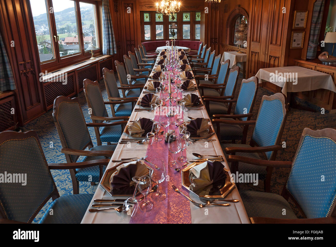 Luxurious hotel hotel table hi-res stock photography and images - Alamy
