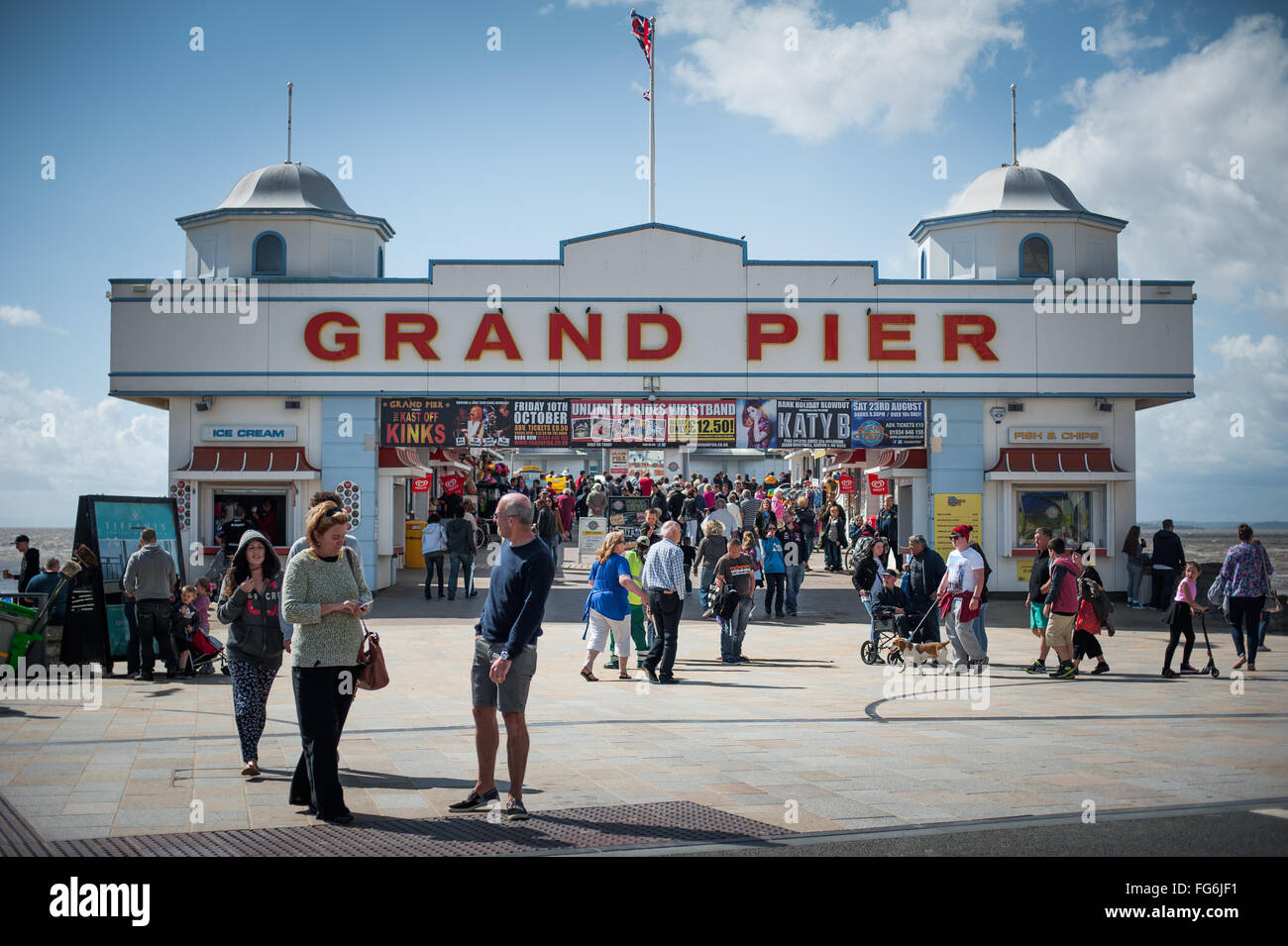 Grand Pier and seaside tourists, Weston-Super-Mare, England Stock Photo ...