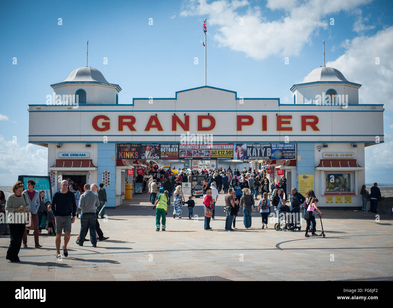 Grand Pier and seaside tourists, Weston-Super-Mare, England Stock Photo ...