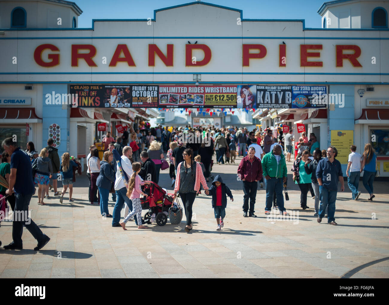 Grand Pier and seaside tourists, Weston-Super-Mare, England Stock Photo ...