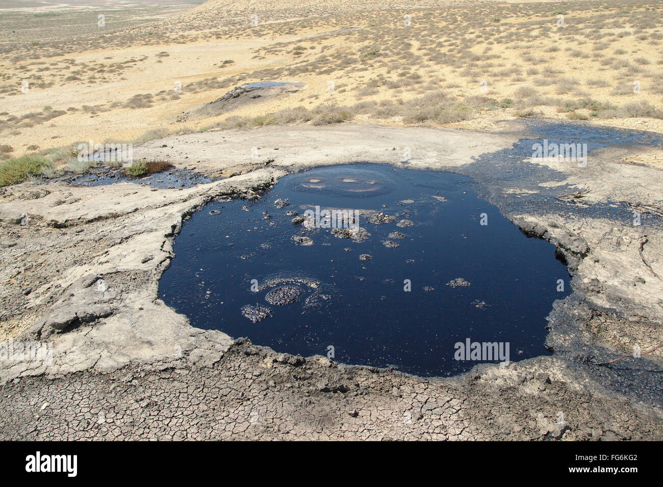 Natural petroleum seep and deposits of bitumen, north of Baku ...