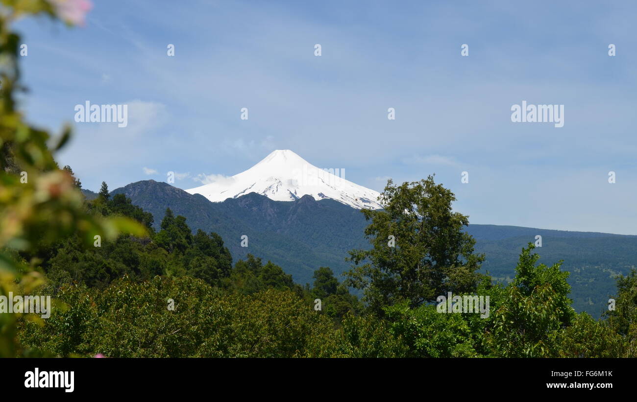 Mapuche chile farm hi-res stock photography and images - Alamy