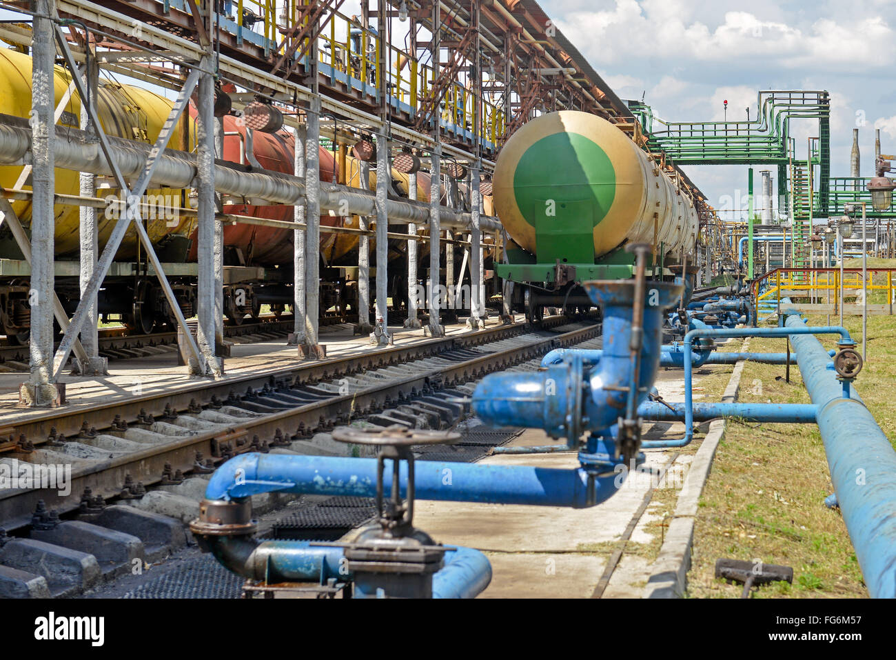 Pylon tanks hi-res stock photography and images - Alamy