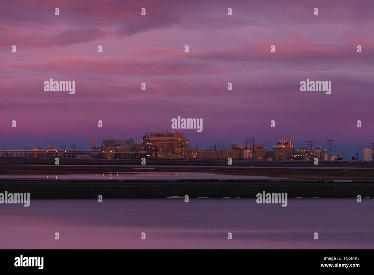 Oil flow station hi-res stock photography and images - Alamy