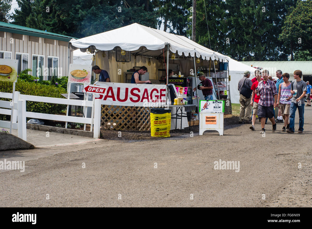 Vendor at county fair hi-res stock photography and images - Alamy