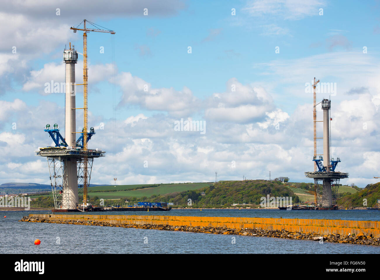 New forth road bridge hi-res stock photography and images - Alamy
