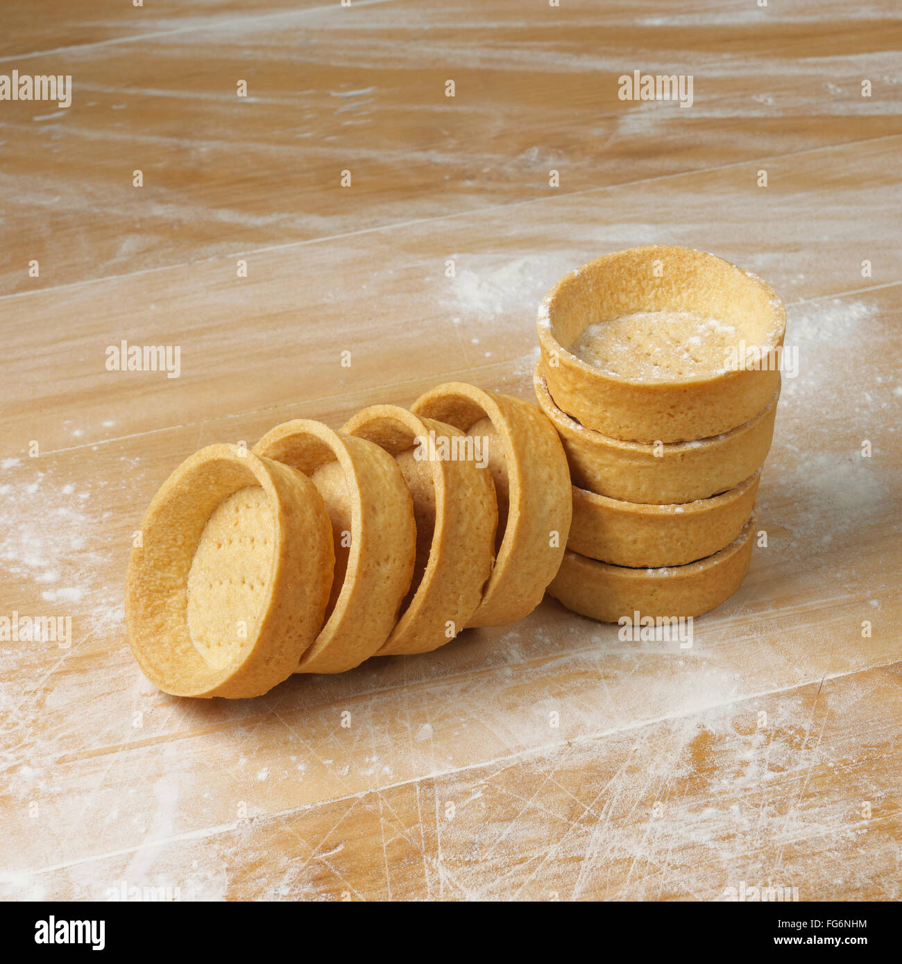 Floured counter hi-res stock photography and images - Alamy