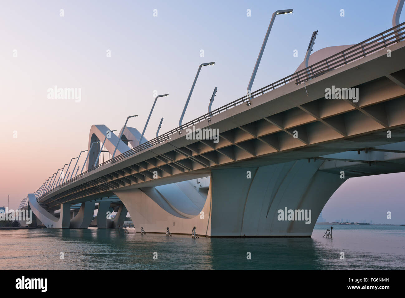 Sheikh Zayed Bridge, Abu Dhabi, United Arab Emirates Stock Photo - Alamy