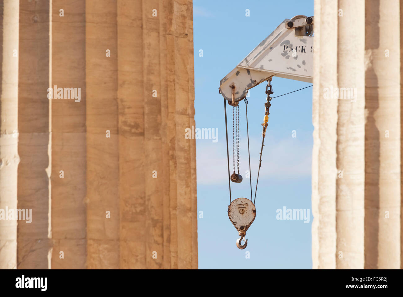 Ancient greece crane hi-res stock photography and images - Alamy