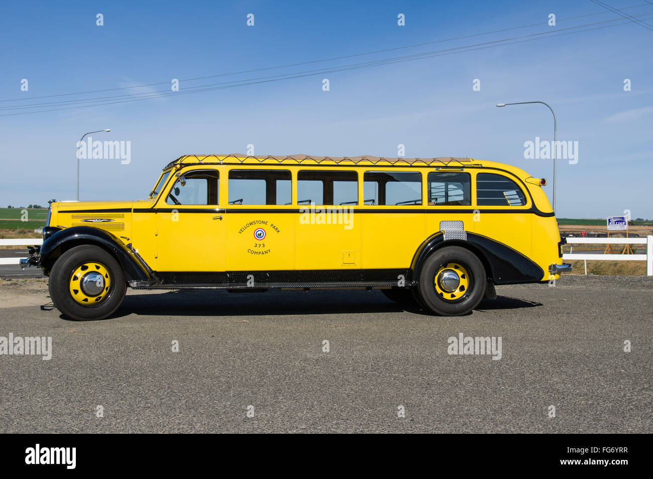 Yellowstone yellow bus hi-res stock photography and images - Alamy