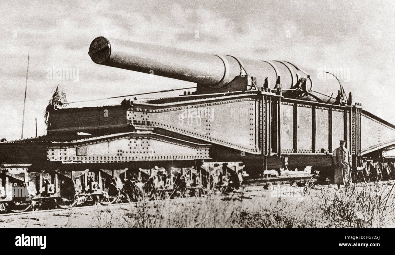 WORLD WAR I: NAVAL GUN. /nAmerican 16-inch naval gun being transported ...