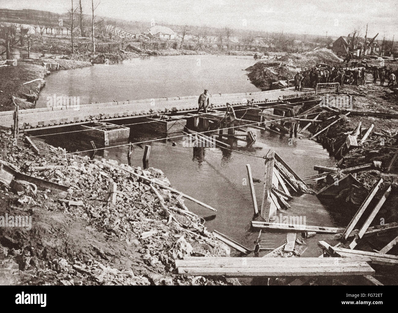 WORLD WAR I: PONTOON BRIDGE. /nBritish Royal Engineers building a ...