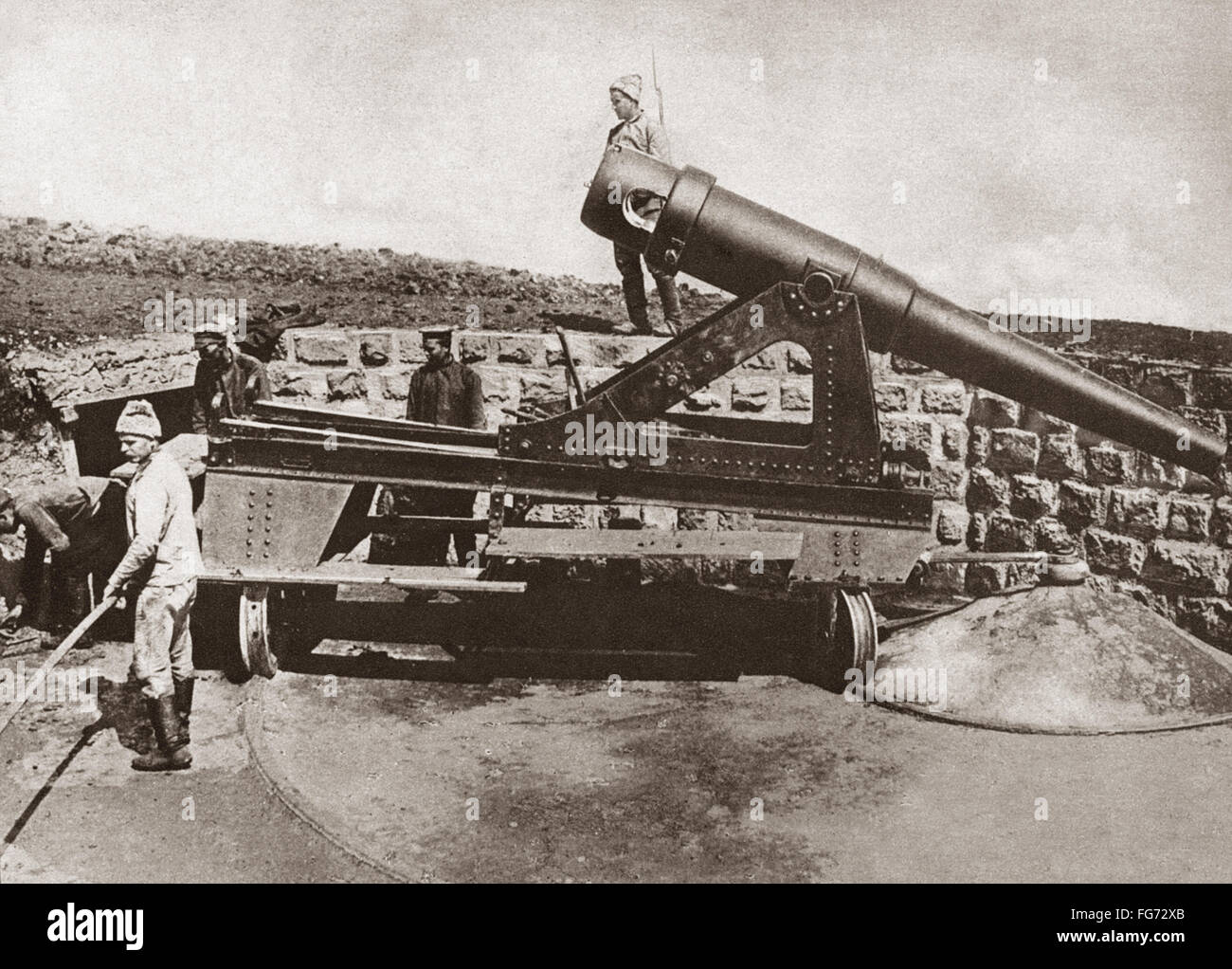 WORLD WAR I: AUSTRIAN GUN. /nRussian soldiers inspecting an Austrian ...