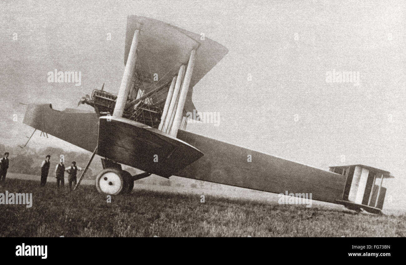 WWI: BRITISH BOMBER. /nThe Handley-Page Type O biplane bomber used by ...