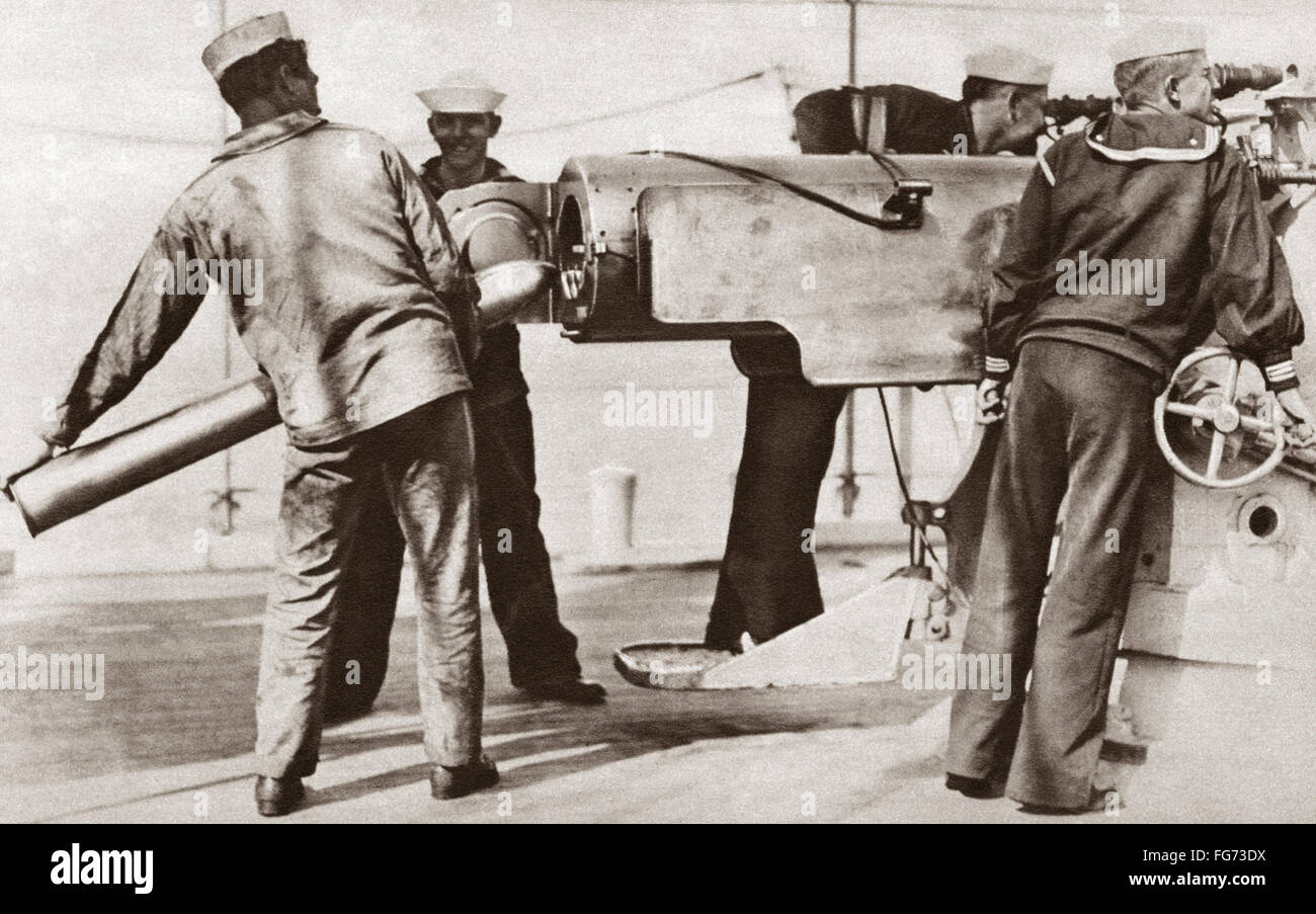 WORLD WAR I: U.S. NAVY. /nSailors loading a naval gun on board a ...
