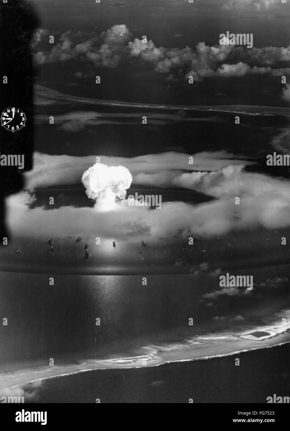 Nuclear bomb explosion in bikini High Resolution Stock Photography and ...