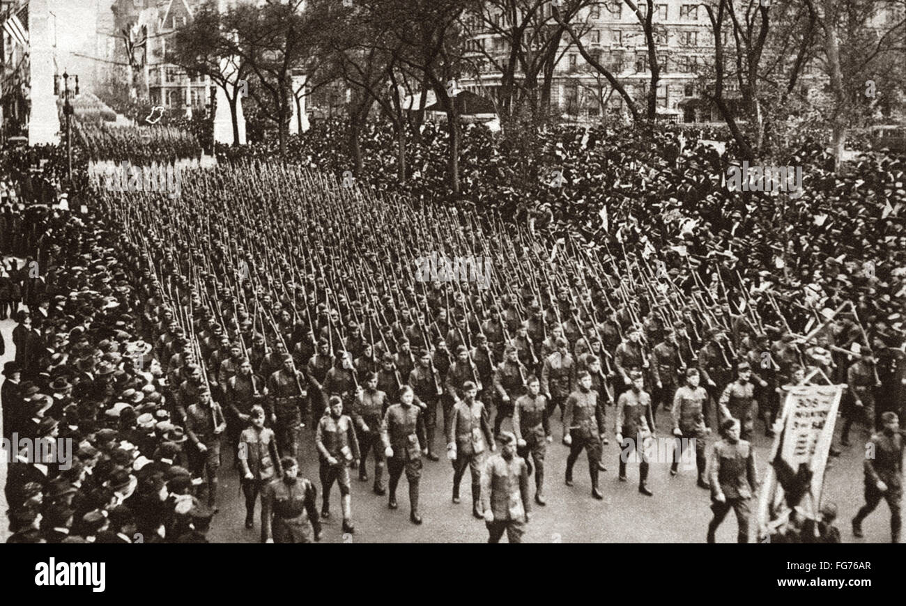 WORLD WAR I: PARADE, 1919. /nThe 308th Infantry passing the Arch of the ...