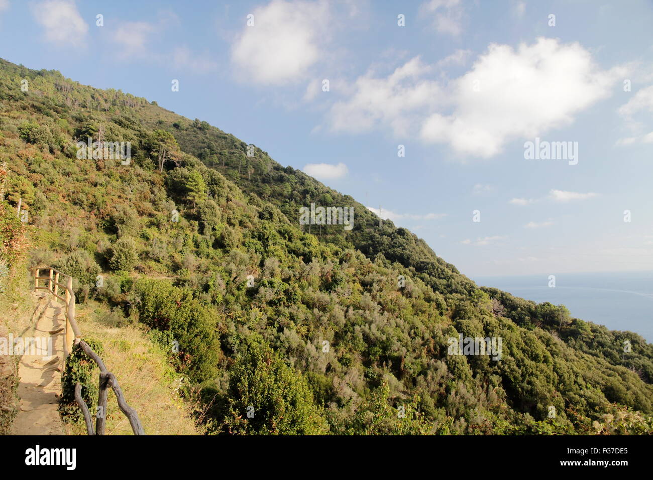 Cinque terre hiking hi-res stock photography and images - Alamy