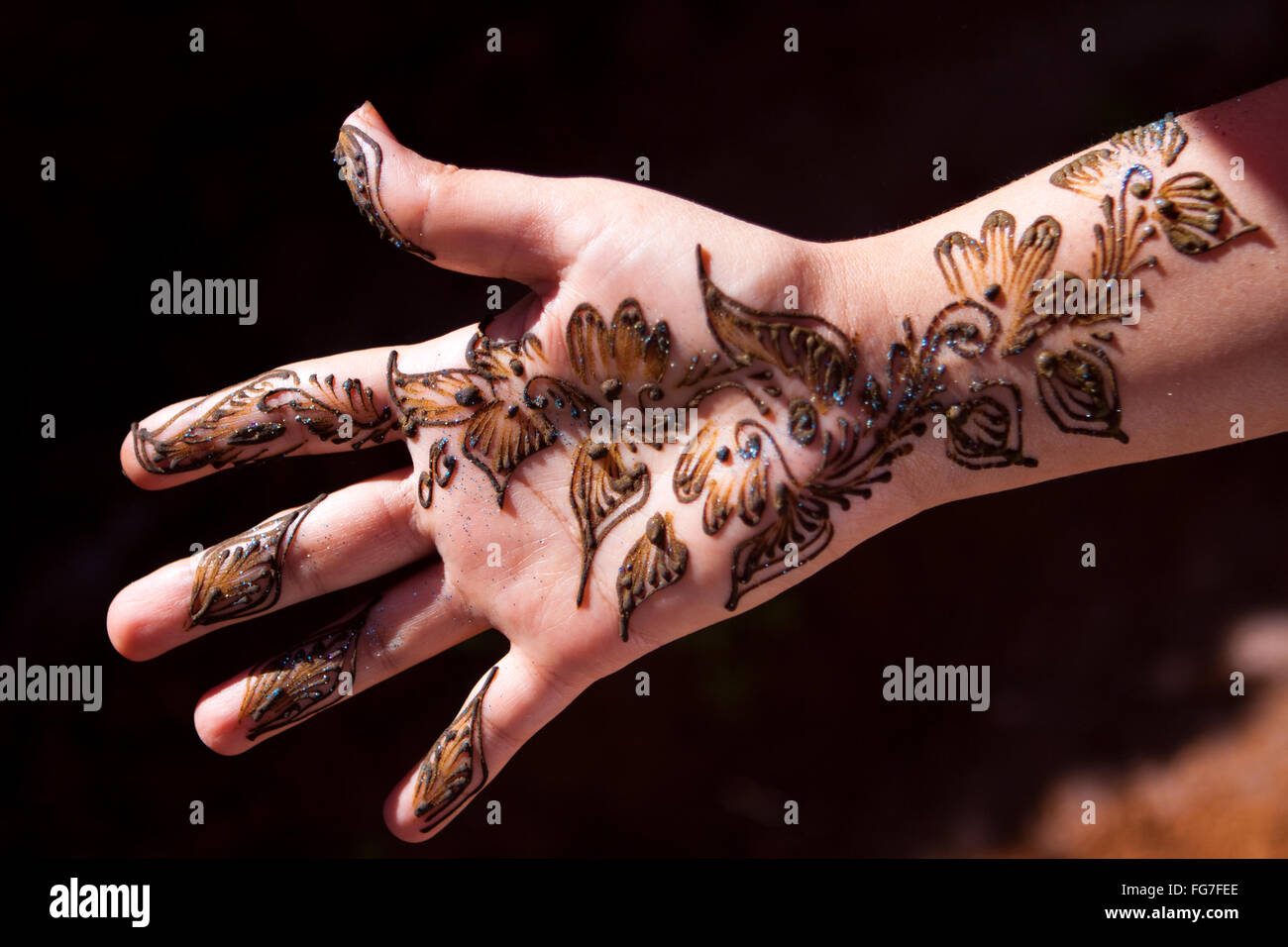 African body decoration hi-res stock photography and images - Alamy