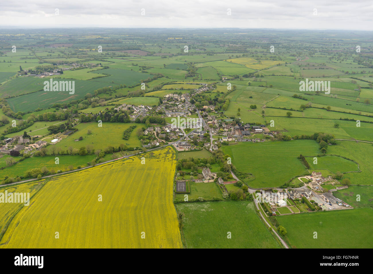 Cotswold village hi-res stock photography and images - Alamy