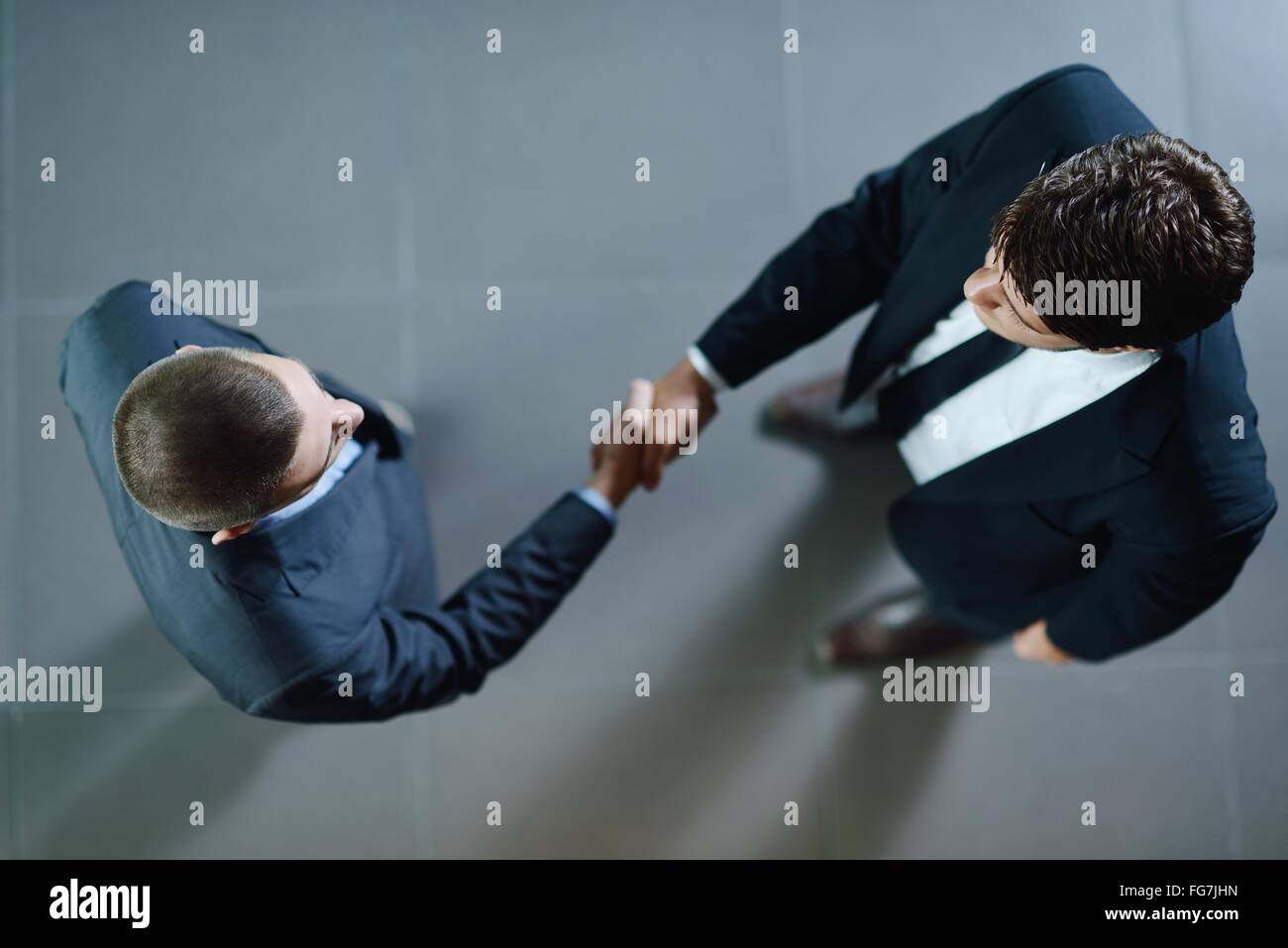 business people making deal Stock Photo - Alamy