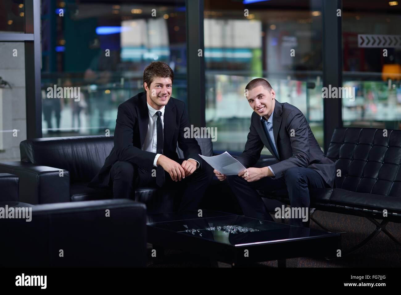 business people making deal Stock Photo - Alamy