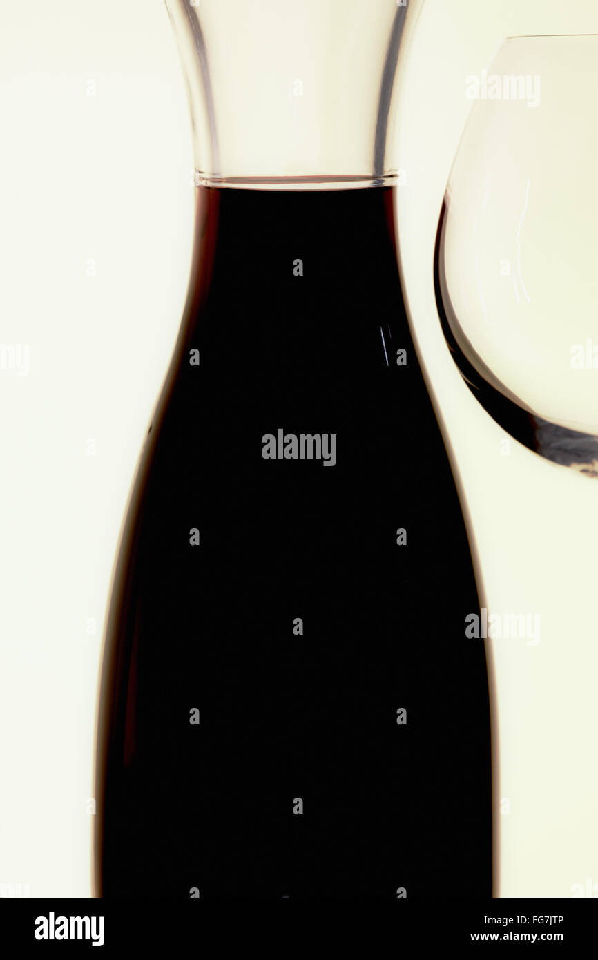 Rotwein in farbe hi-res stock photography and images - Alamy