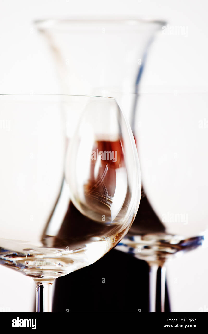 Rotwein in farbe hi-res stock photography and images - Alamy