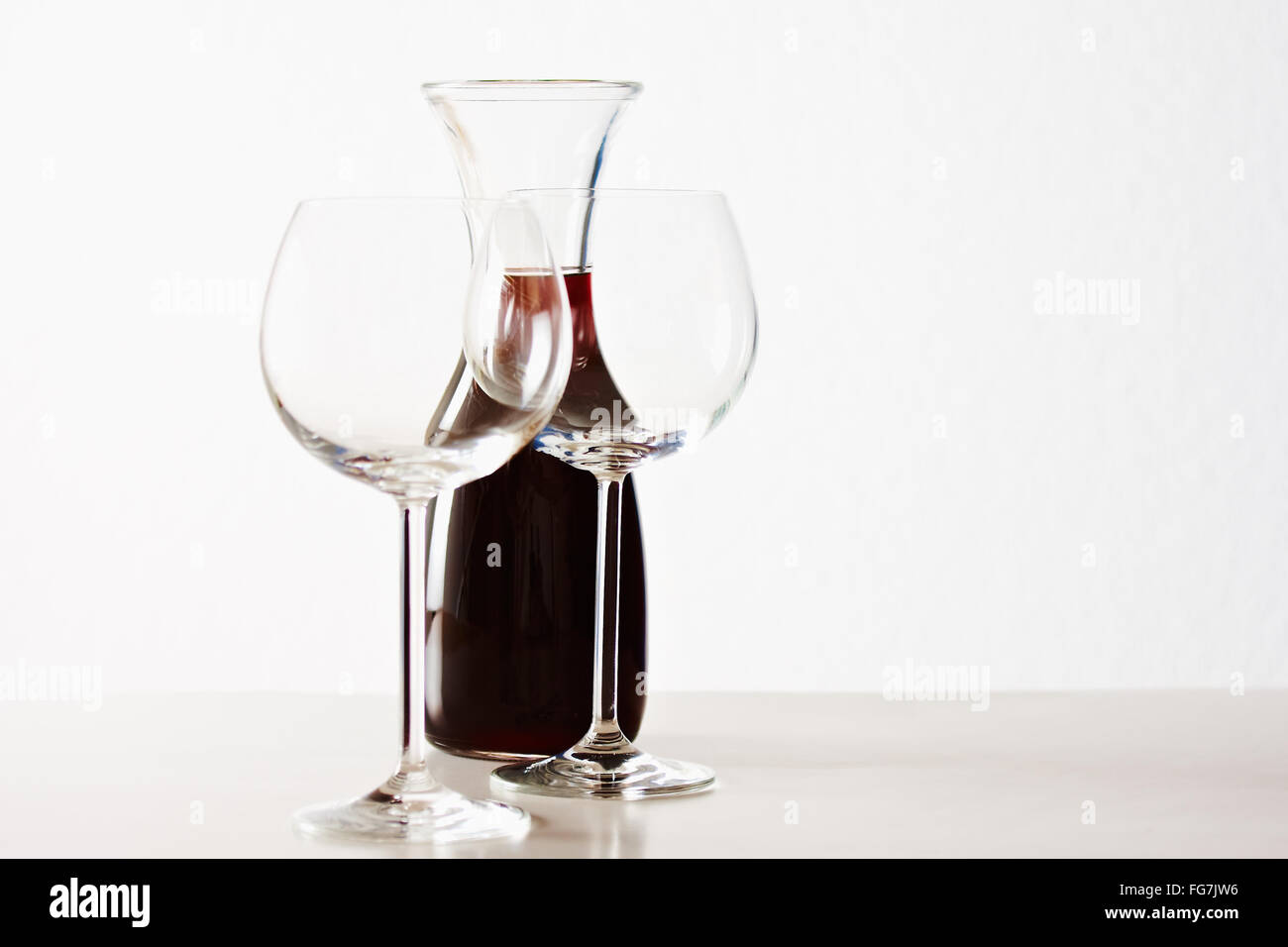 Rotwein in farbe hi-res stock photography and images - Alamy