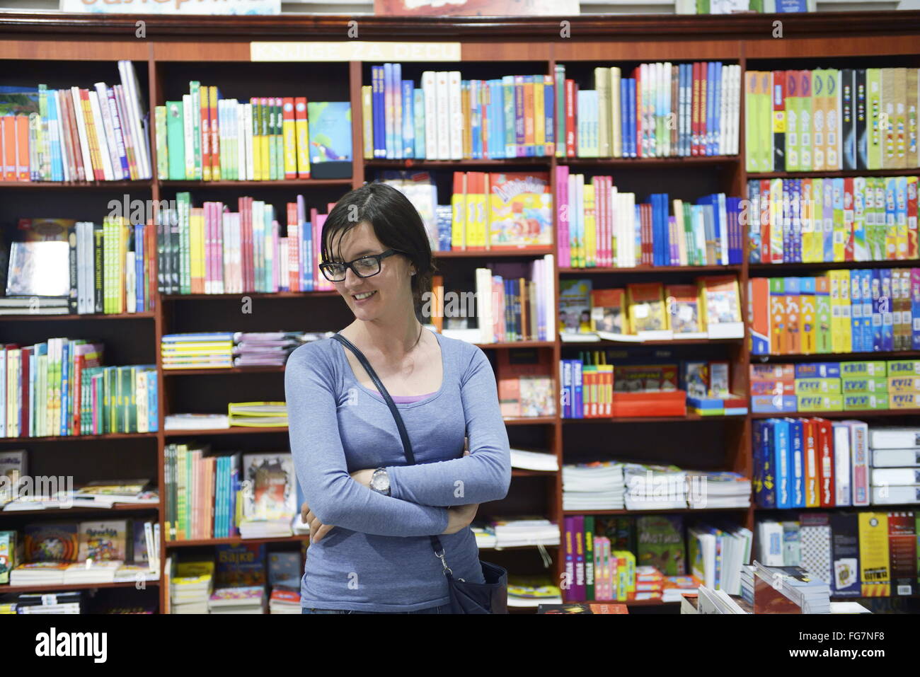 female in library Stock Photo - Alamy