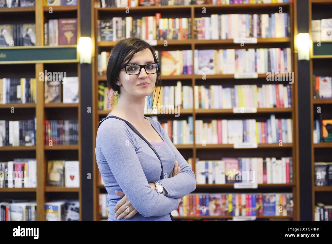 female in library Stock Photo - Alamy
