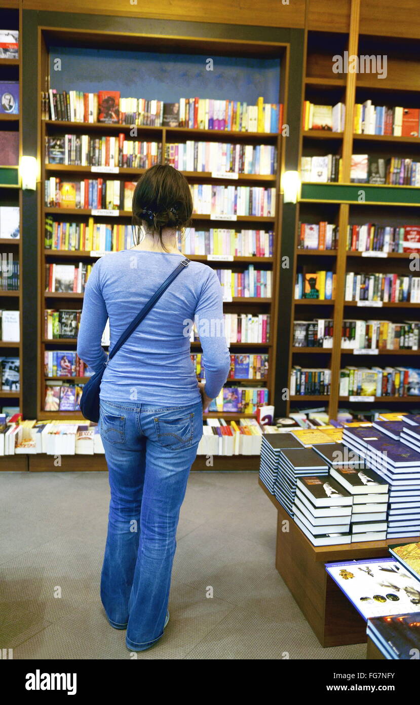 female in library Stock Photo - Alamy