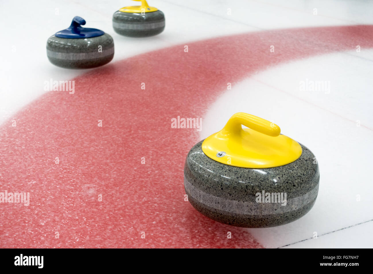 Curling rock hi-res stock photography and images - Alamy