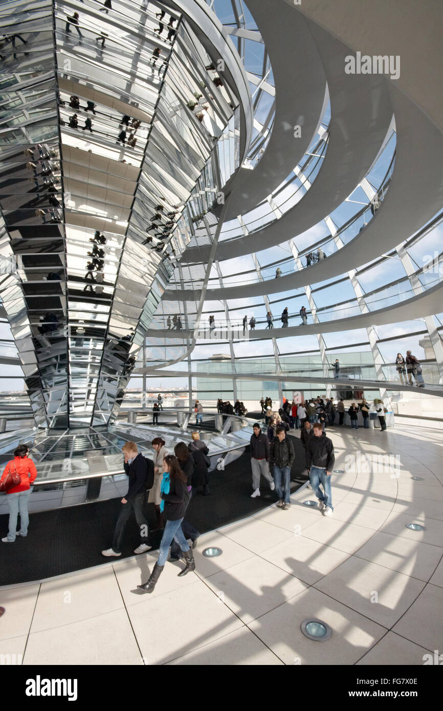 Cupola reichstag hi-res stock photography and images - Alamy