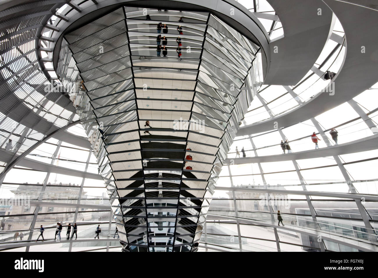 Cupola of the reichstag hi-res stock photography and images - Alamy