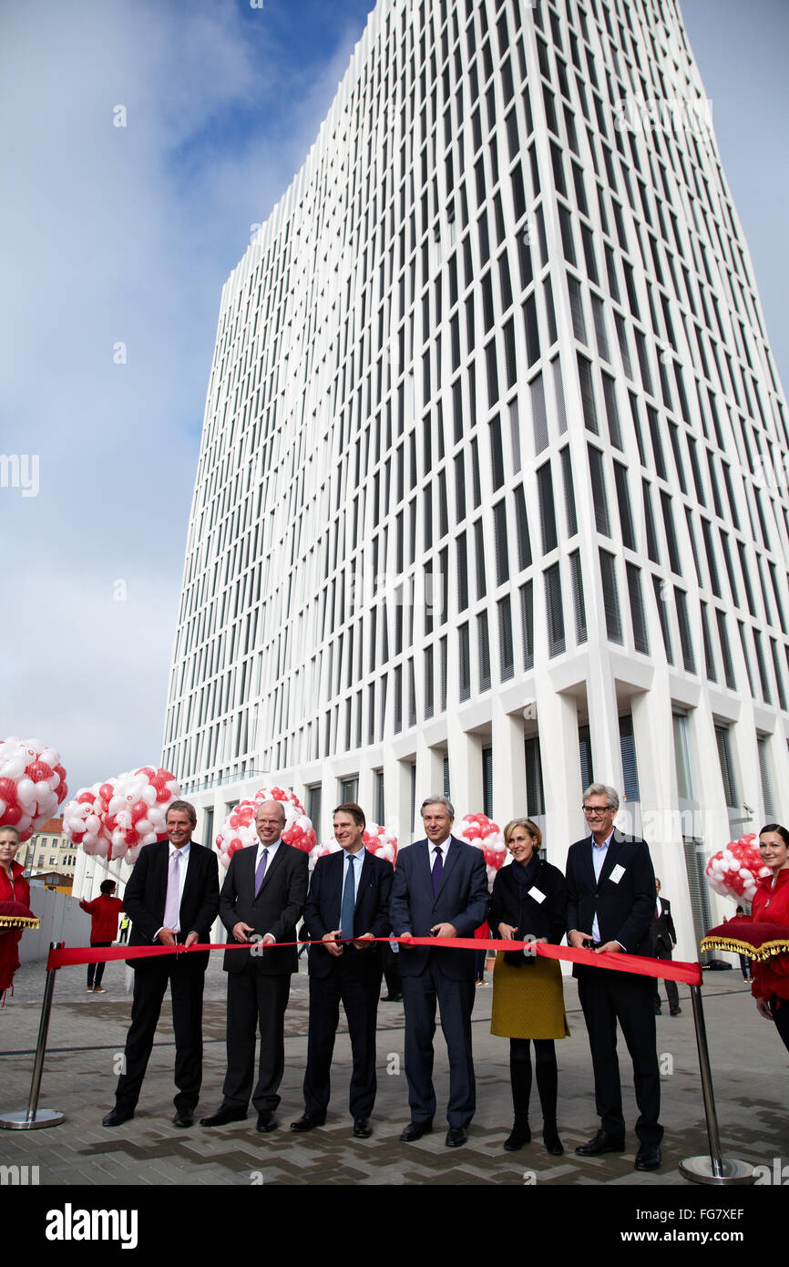 Tour total hi-res stock photography and images - Alamy