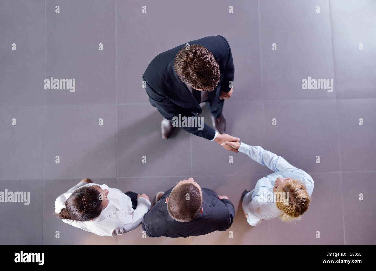 business people making deal Stock Photo - Alamy