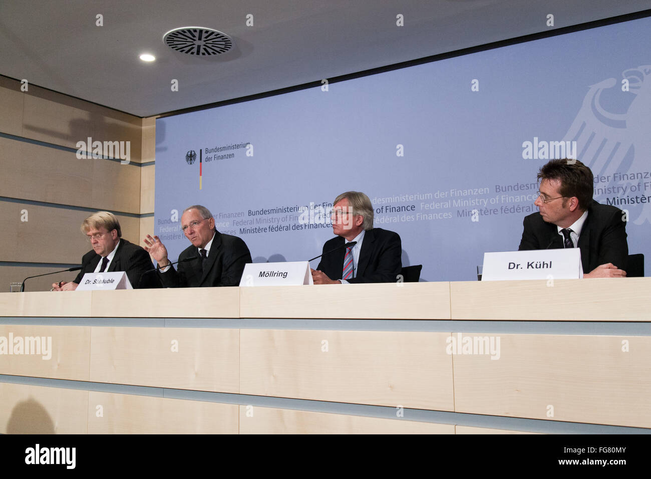 Deutsche finanzminister hi-res stock photography and images - Alamy
