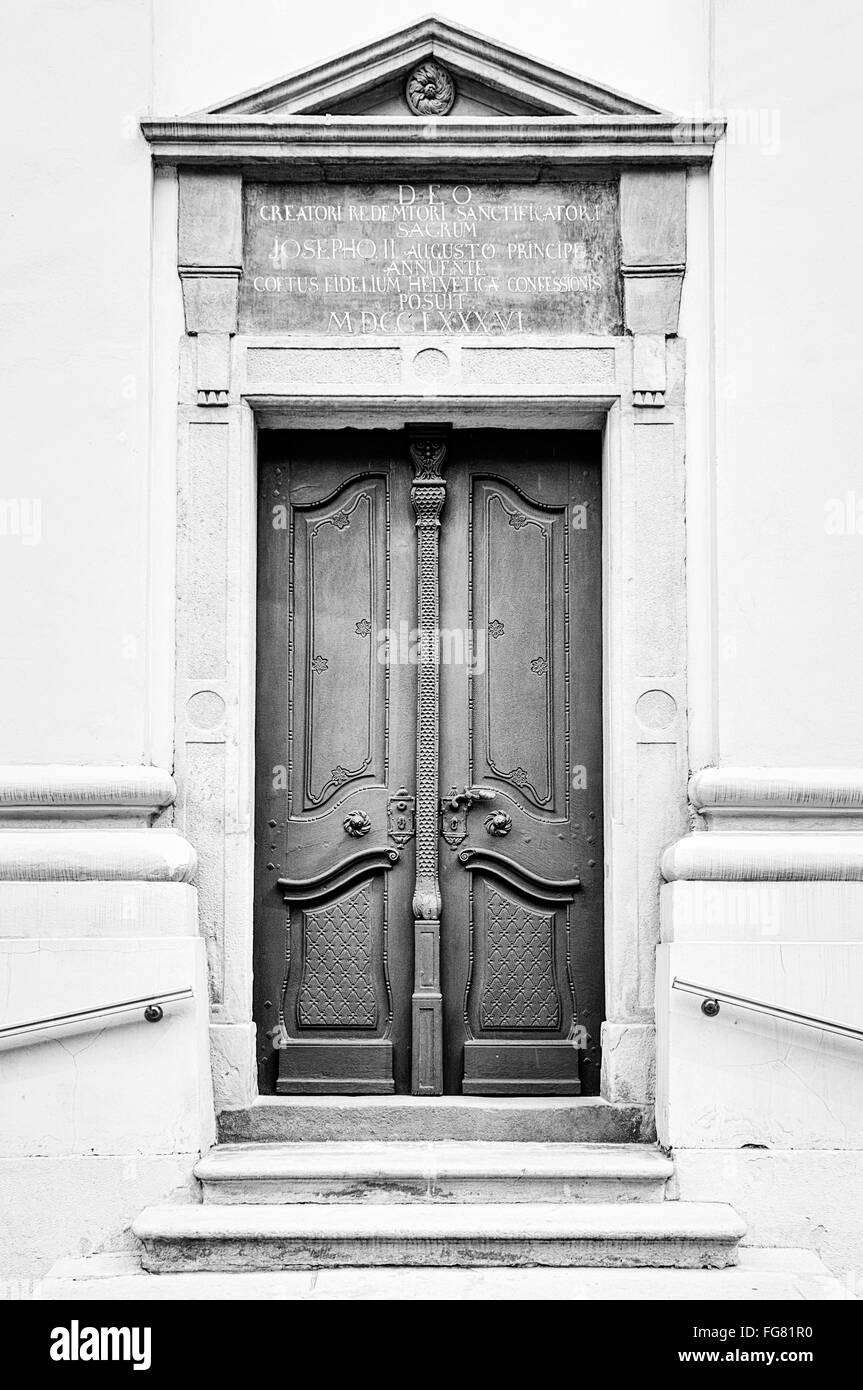Closed architecture Black and White Stock Photos & Images - Alamy