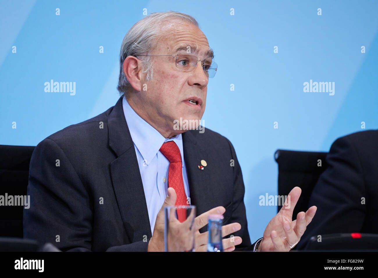 Berliner treffen hi-res stock photography and images - Alamy