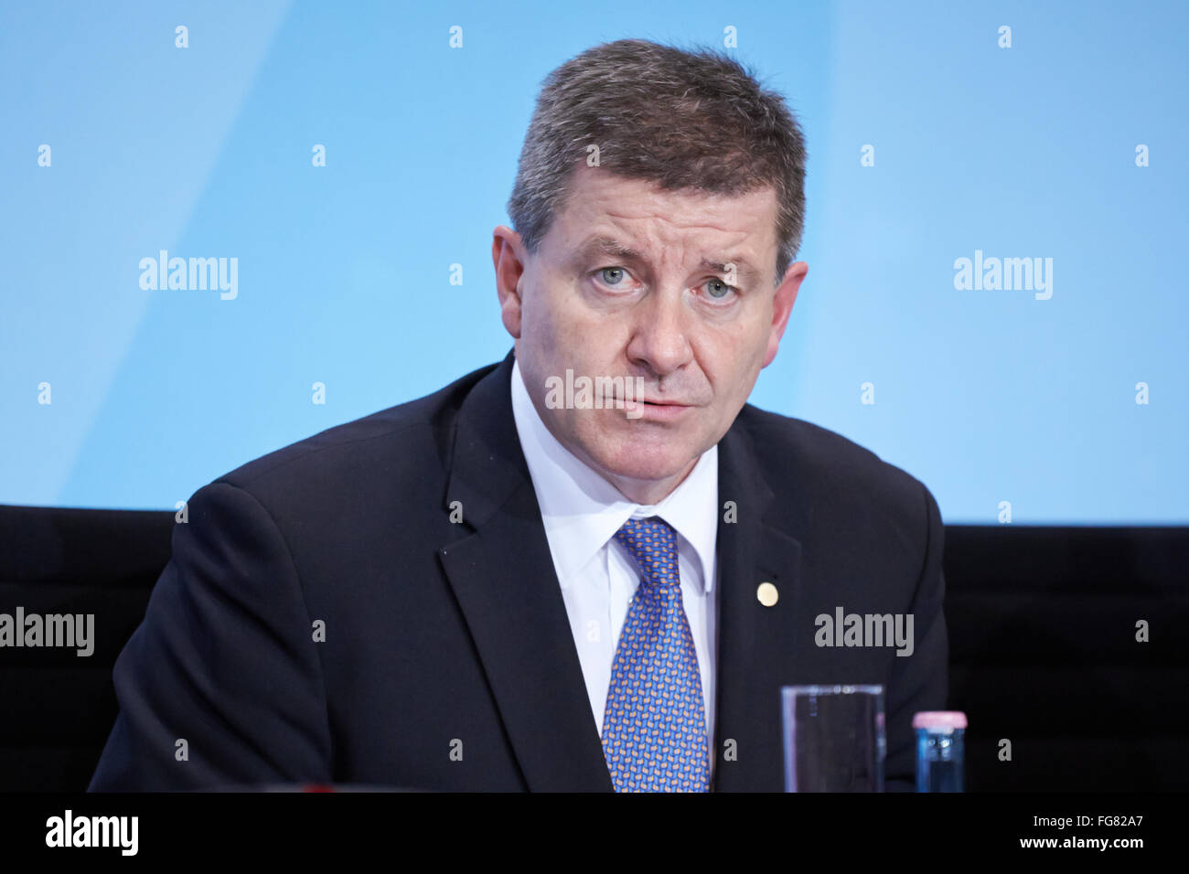 Berliner treffen hi-res stock photography and images - Alamy