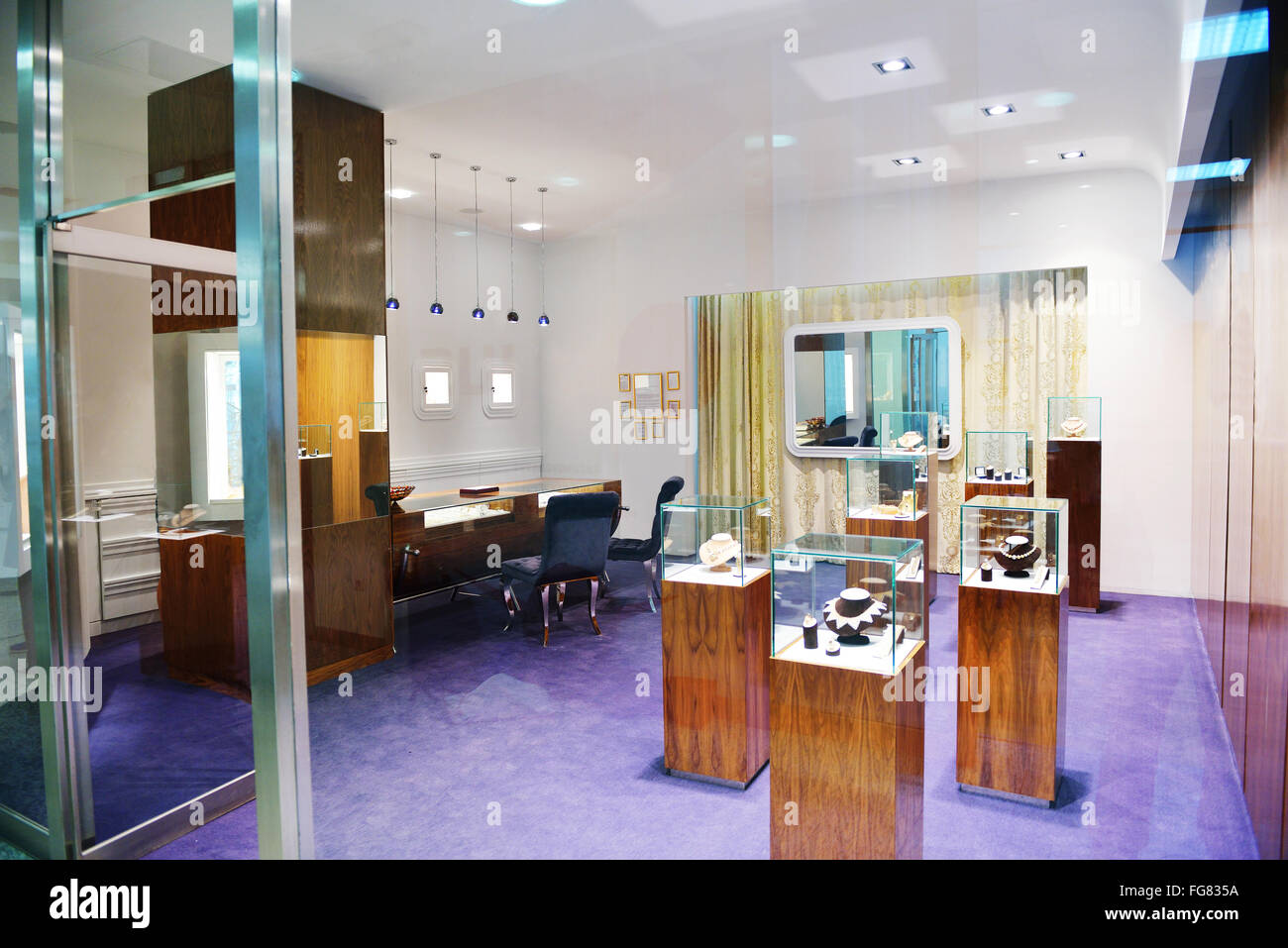 jewelry store indoors Stock Photo - Alamy