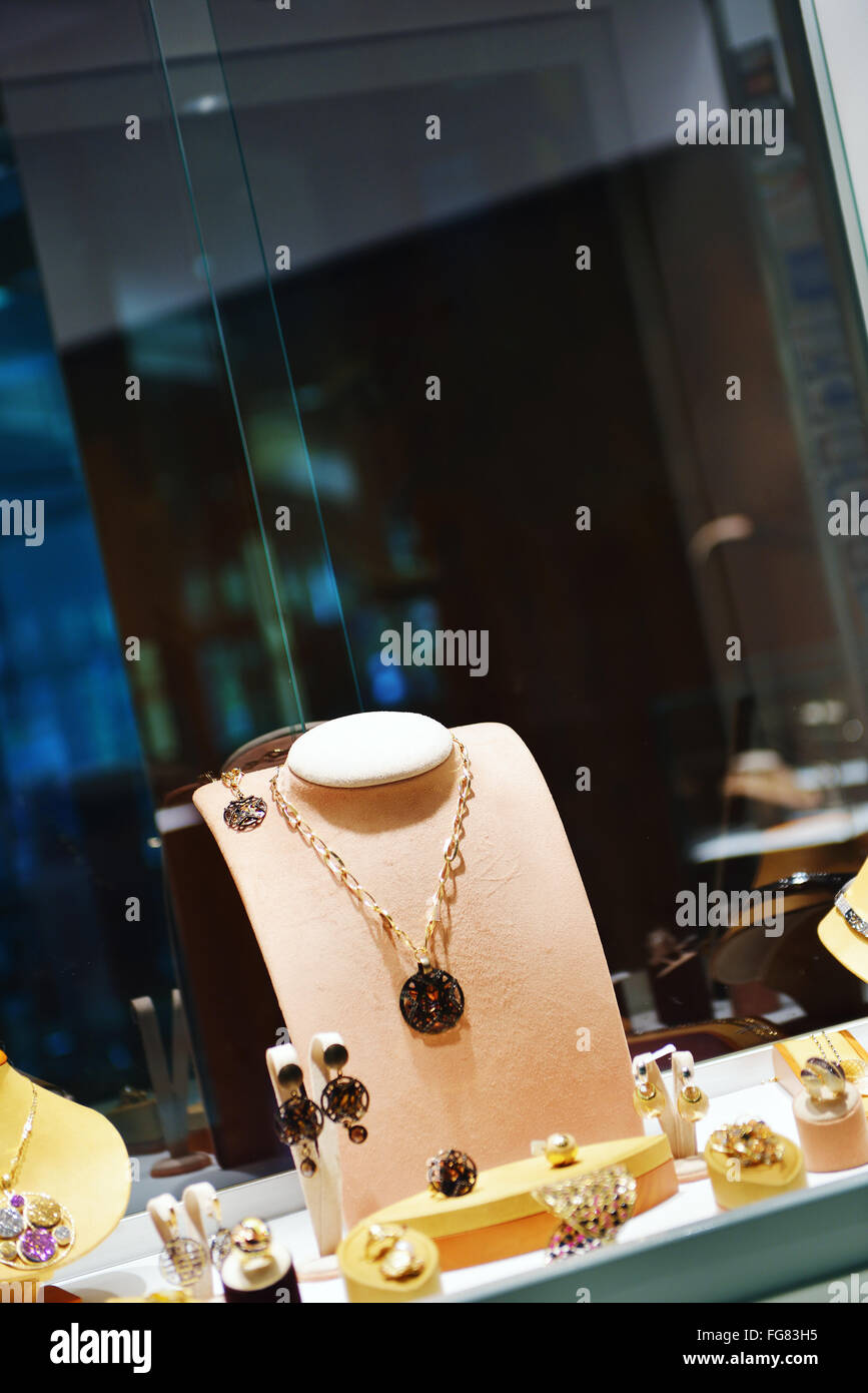 Silver jewelry display hi-res stock photography and images - Alamy