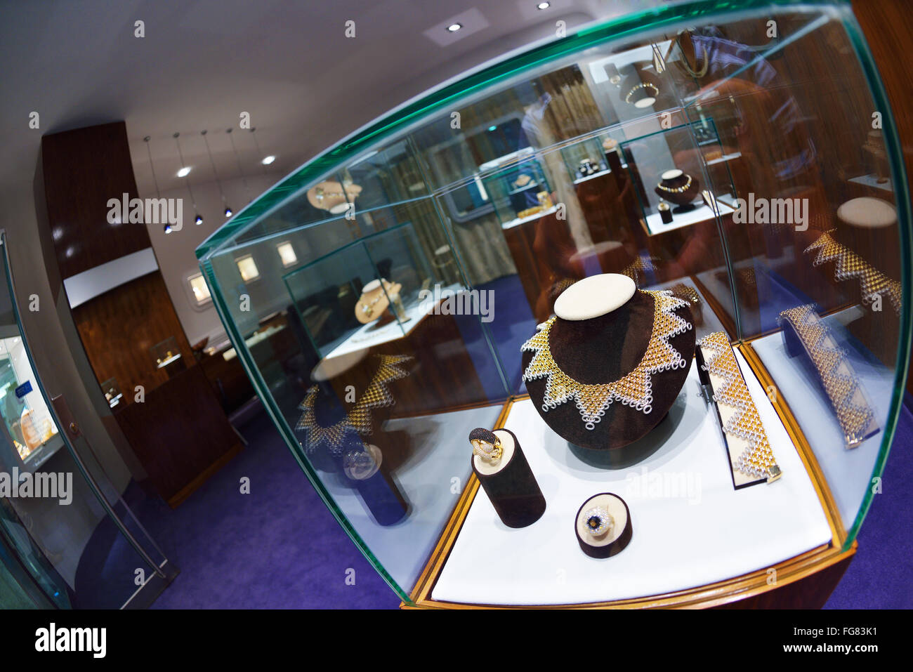 Antique jewelry shop hi-res stock photography and images - Alamy